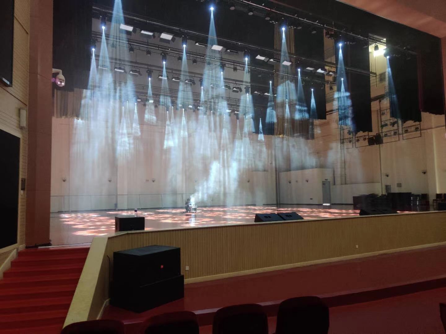 Proveedor de iluminación para teatro | Fabricante OEM/ODM | KB Lighting